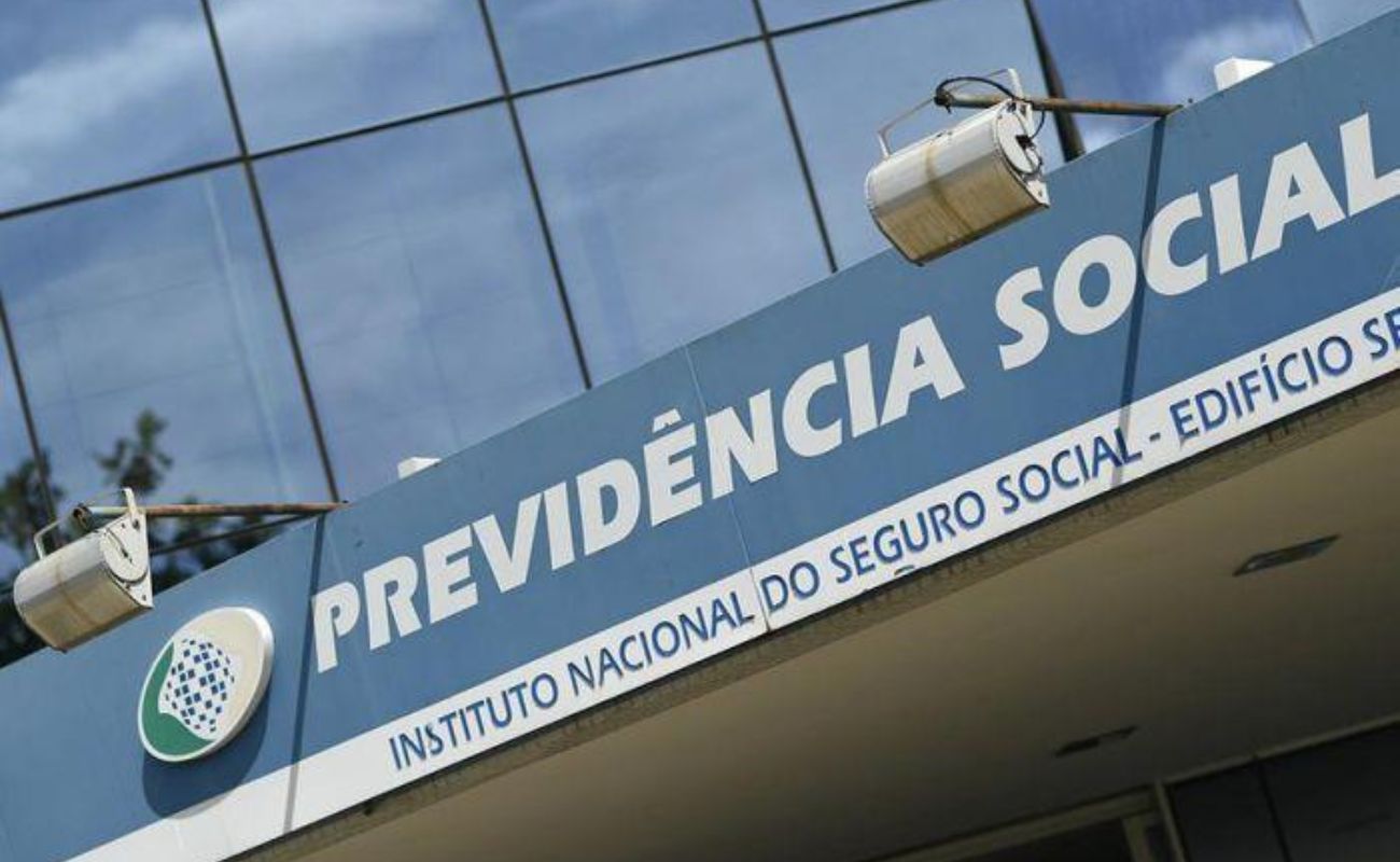 Homem joga dejetos humanos em médica do INSS - Fala! Universidades